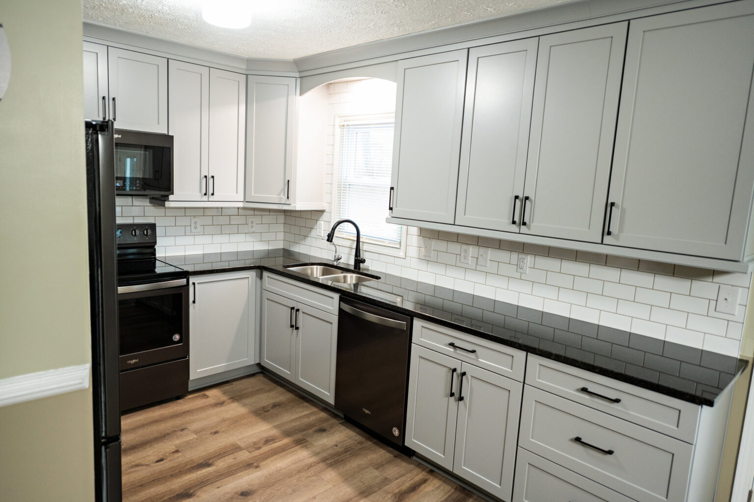 What Paint Sheen Looks Best on Kitchen Cabinets?