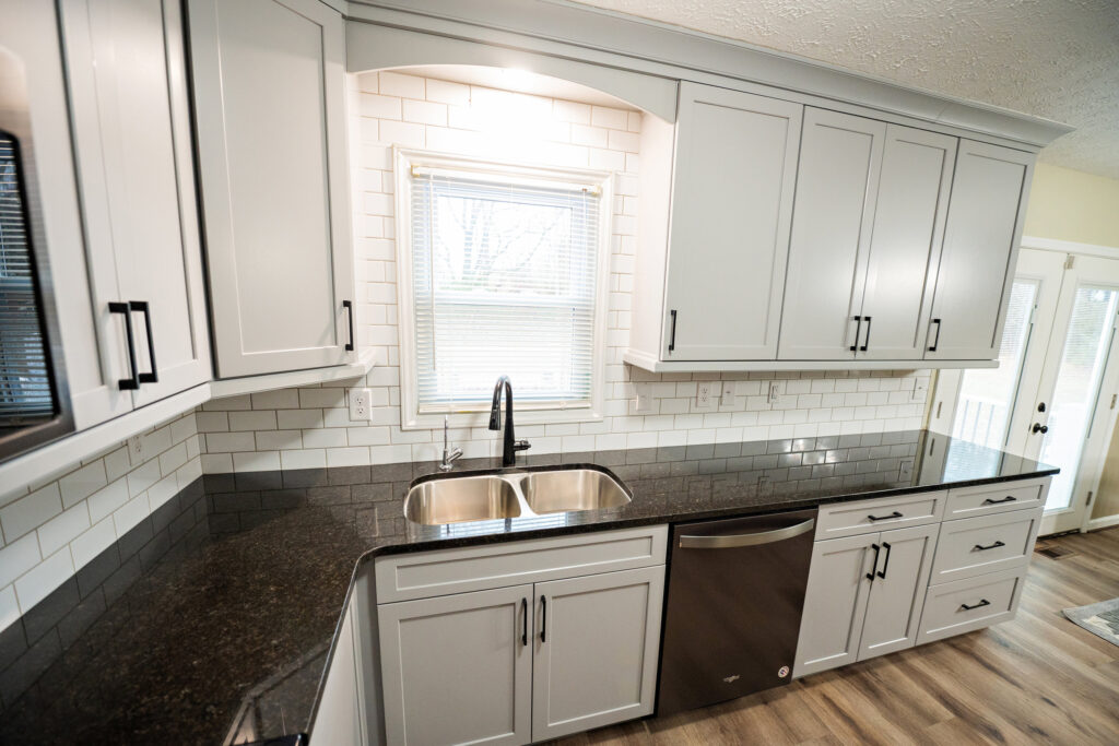 How High should your Kitchen Backsplash Reach?
